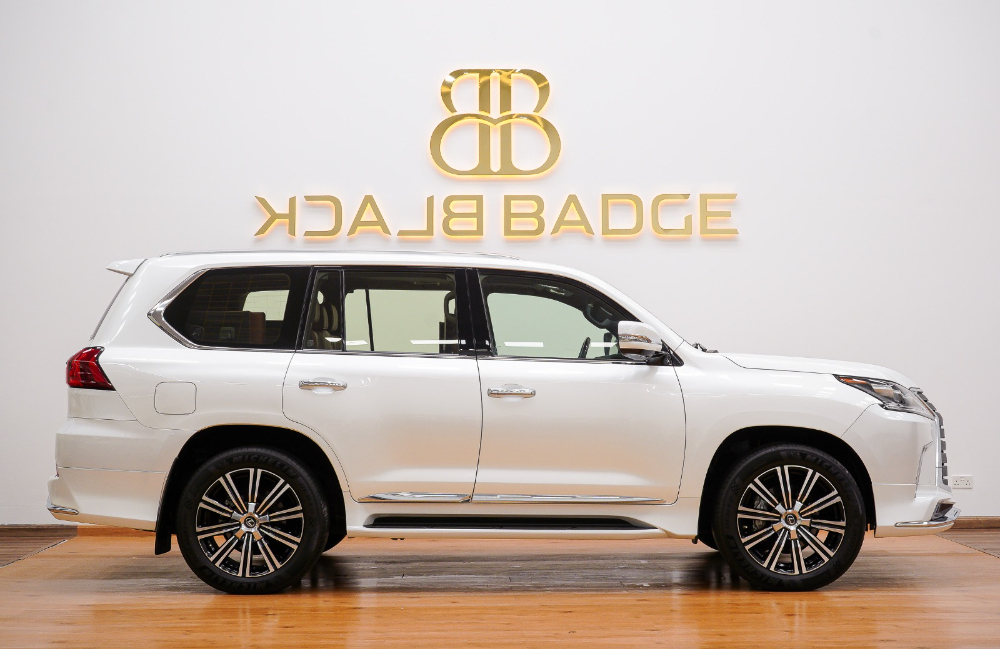 LEXUX LX 570 WHITE 2020, FULL-SERVICE HISTORY WITH UNDER WAR